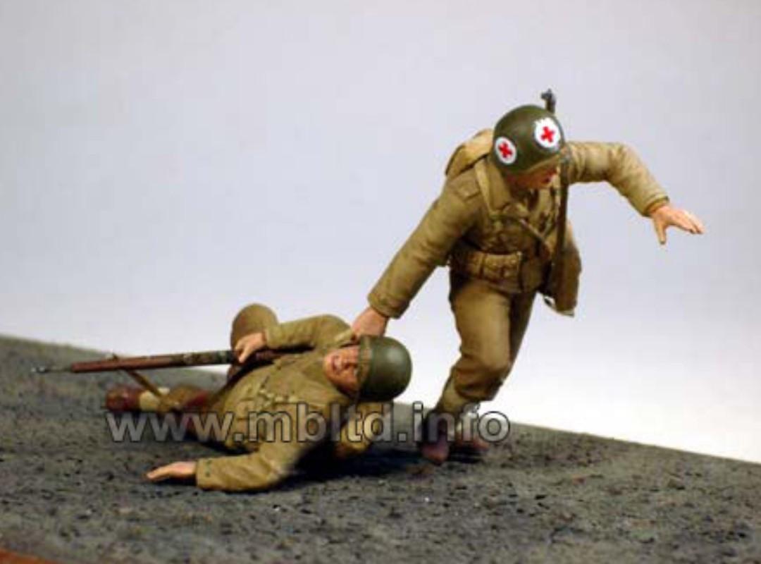 1/35 Master Box #3521 U.S. Infantry, July 1944 c/w 4 Figures (WWII 2nd ...