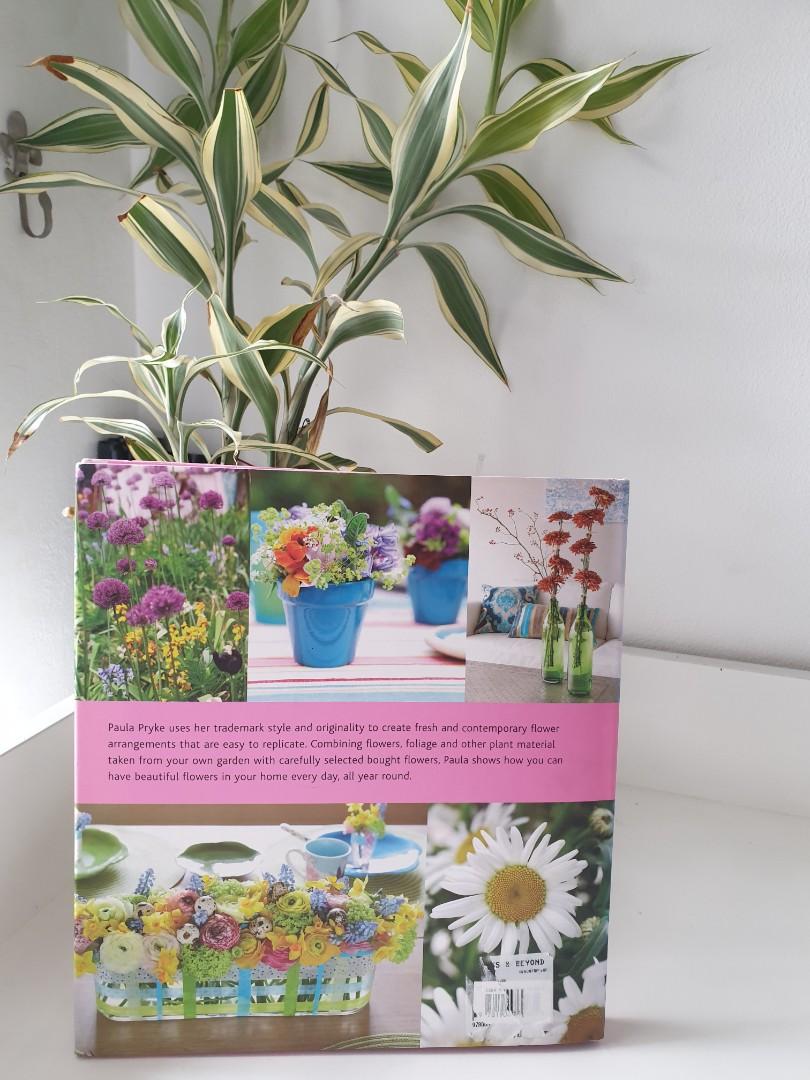 Buku Merangkai Bunga, Buku & Alat Tulis, Majalah & Lainnya di Carousell