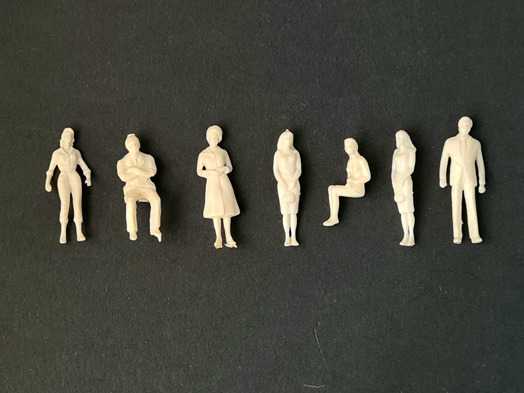 Entourage (Model making), Furniture & Home Living, Home Improvement ...