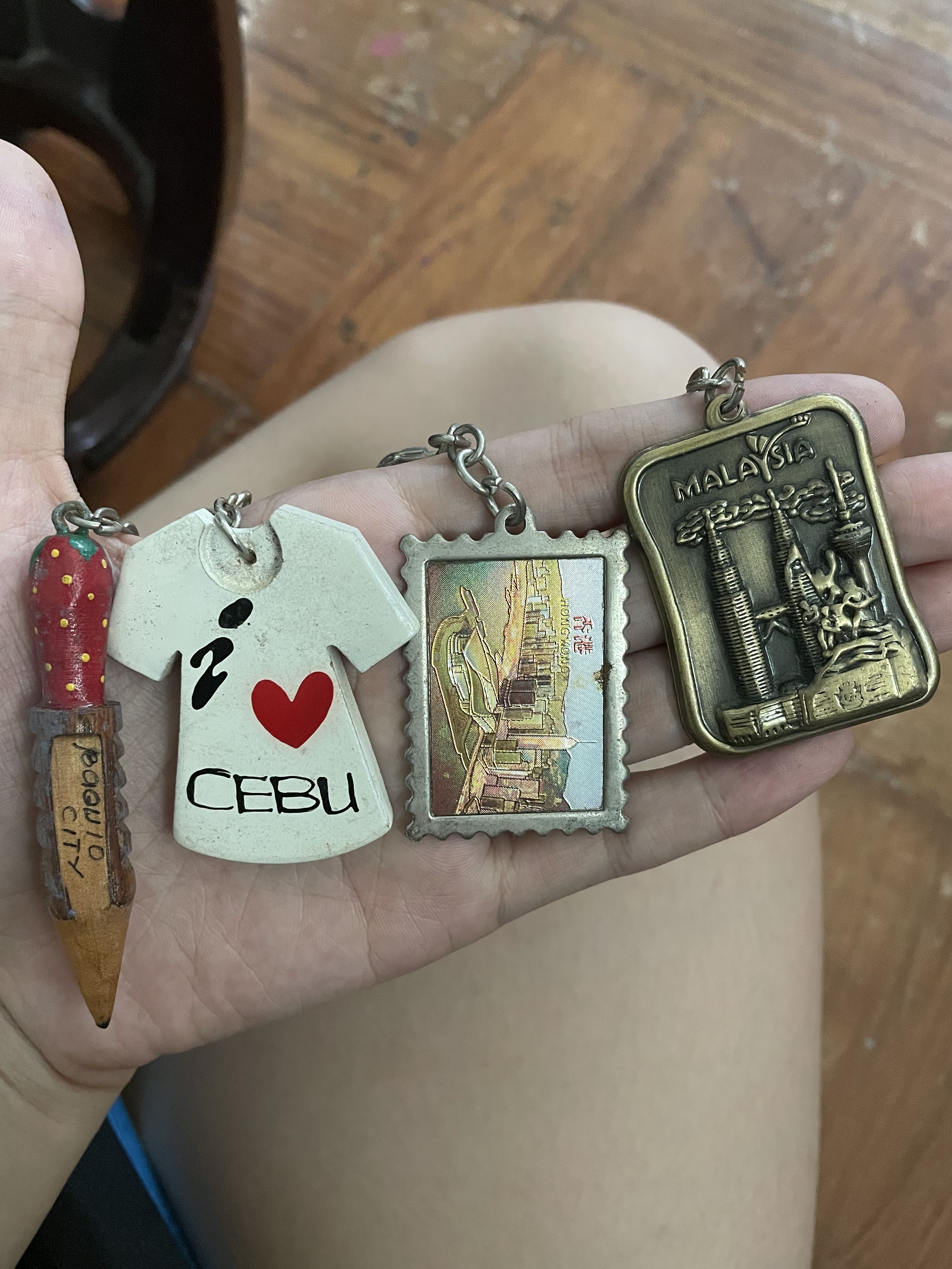 Keychains (malaysia, baguio, Cebu, hongkong), Hobbies & Toys ...
