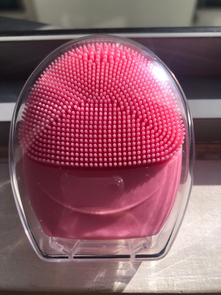 Sonic face cleaner, Beauty & Personal Care, Face, Face Care on Carousell