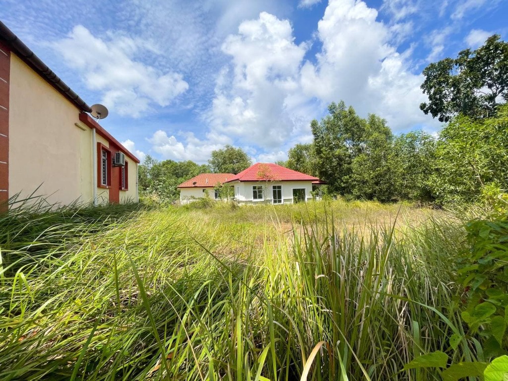 [WTS] TANAH BESAR Single Storey Bungalow Mahkota Hills, Property, For ...