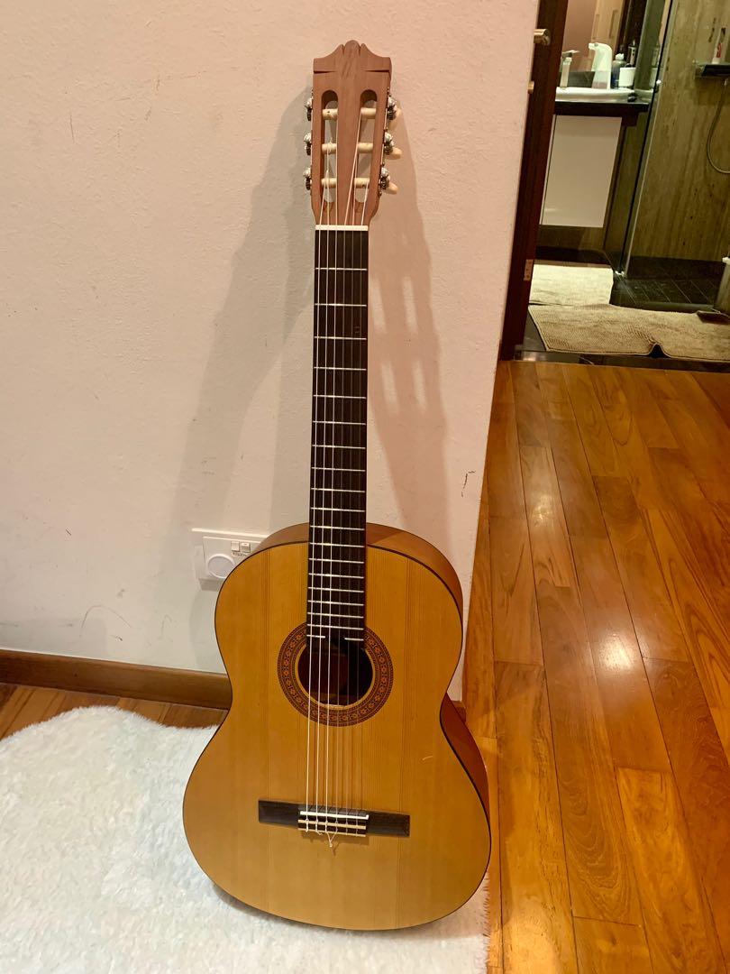 Yamaha Classical Guitar - C40M - Good Condition, Hobbies & Toys, Music & Media, Musical ...