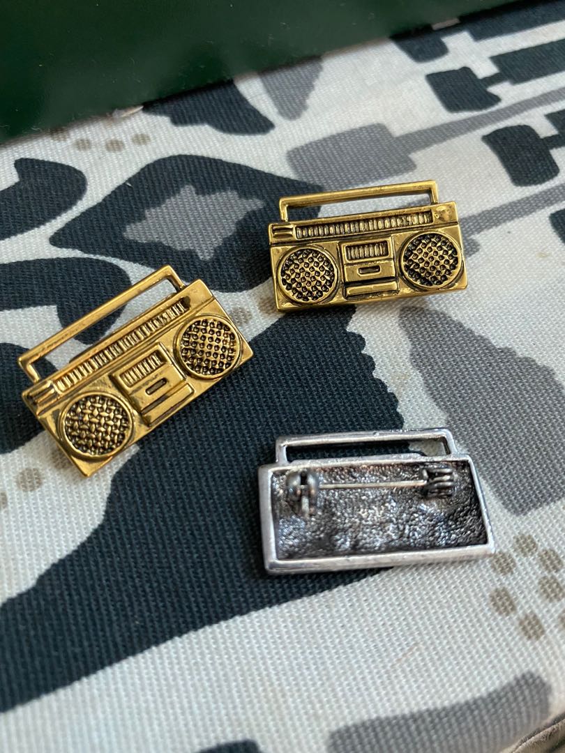 Boombox ghetto blaster pin, Men's Fashion, Watches & Accessories, Cap ...