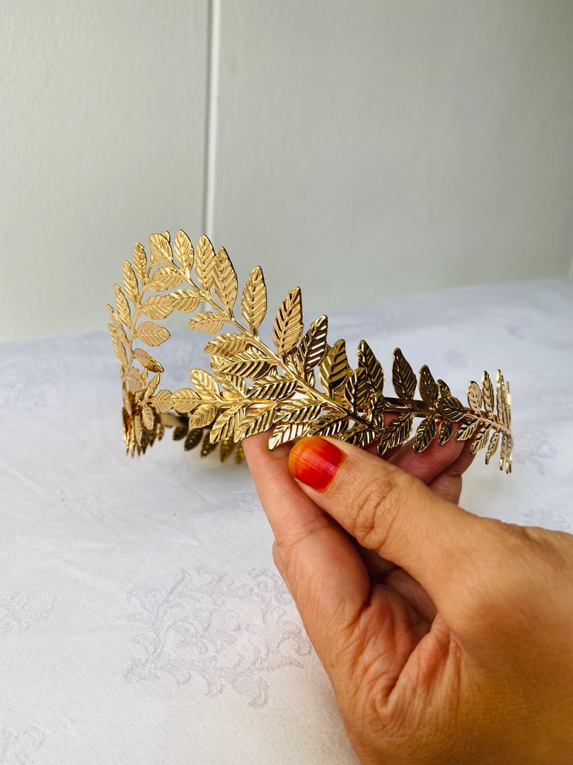 Gold Crown, Women's Fashion, Jewelry & Organisers, Precious Stones on ...
