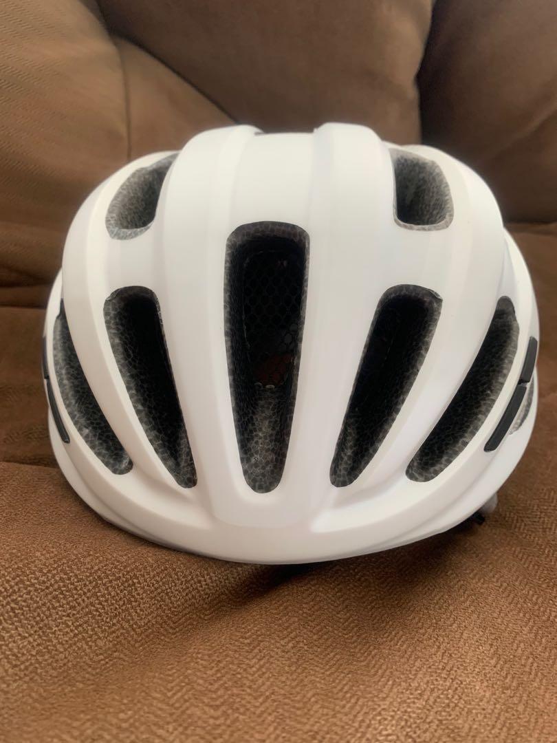 Helmet Giro Isode, Sports Equipment, Bicycles & Parts, Bicycles on ...