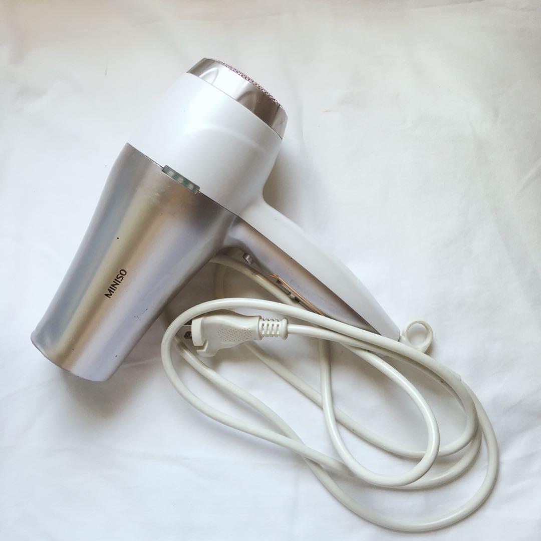 MINISO Hair Blower, Beauty & Personal Care, Hair on Carousell