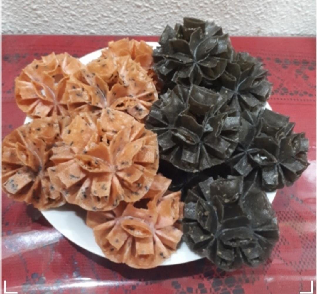 Thai Lotus flower cookies, honeycomb, beehive, rose, kuih loyang ...