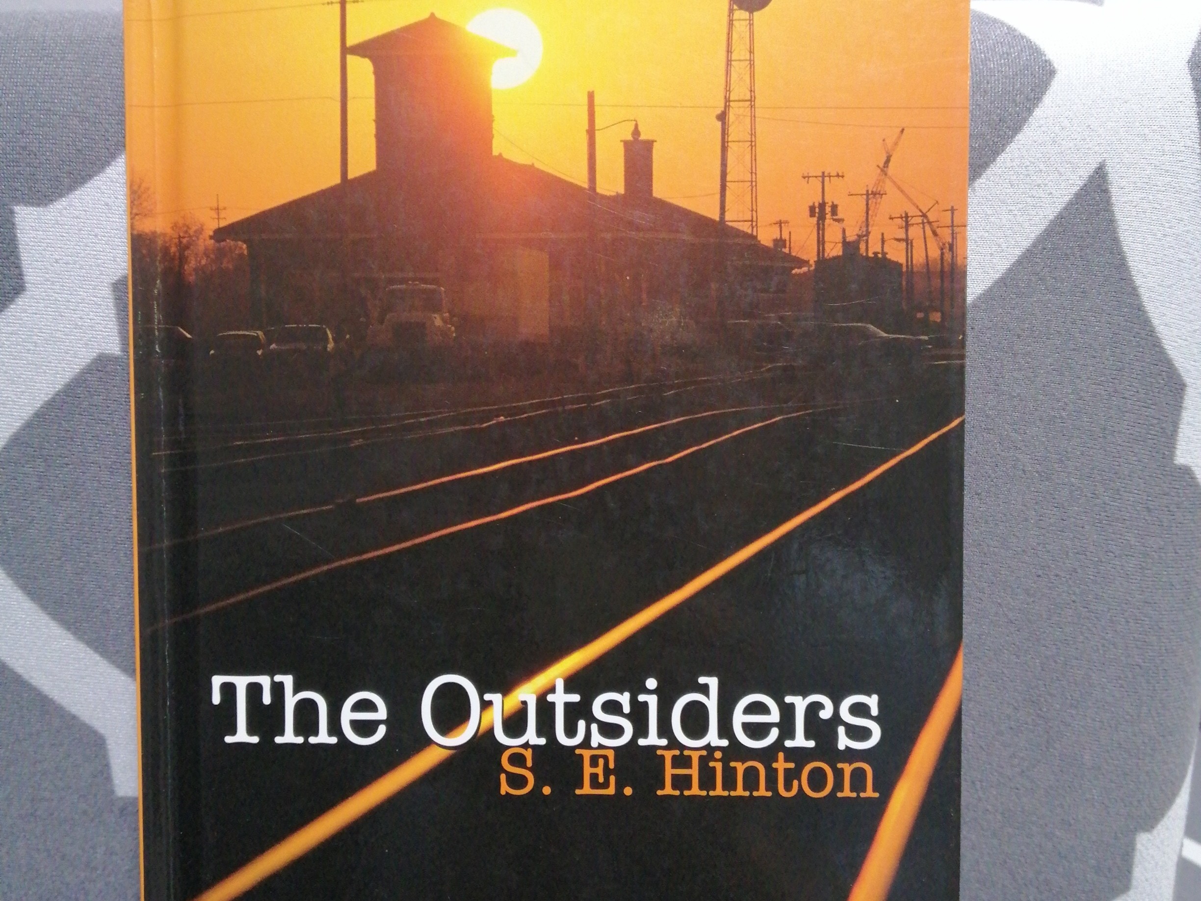 The Outsiders SE Hinton, Hobbies & Toys, Books & Magazines, Fiction ...