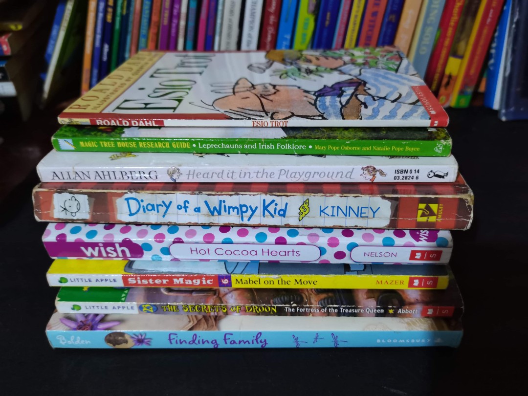 Childrens book bundle (8) with Wimpy Kid, Roald Dahl, magic tree house ...