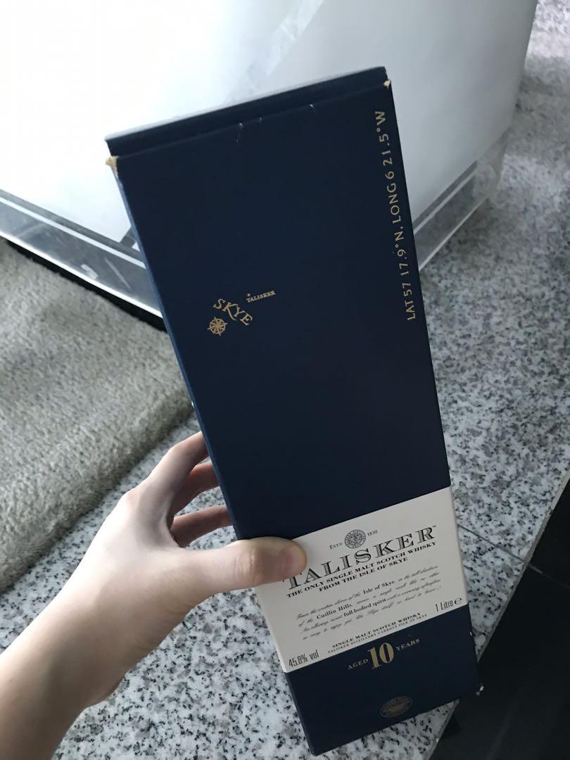 Kardus botol whisky kosong bagus merk mahal, Makanan & Minuman, Snek di ...