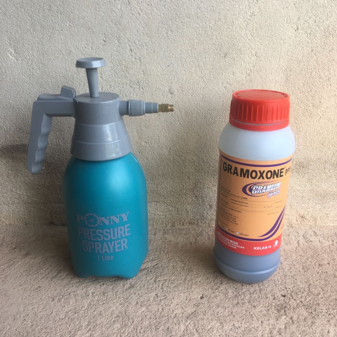 Penyembur Kebun & Racun Rumput Rumpai Lalang, Furniture & Home Living ...