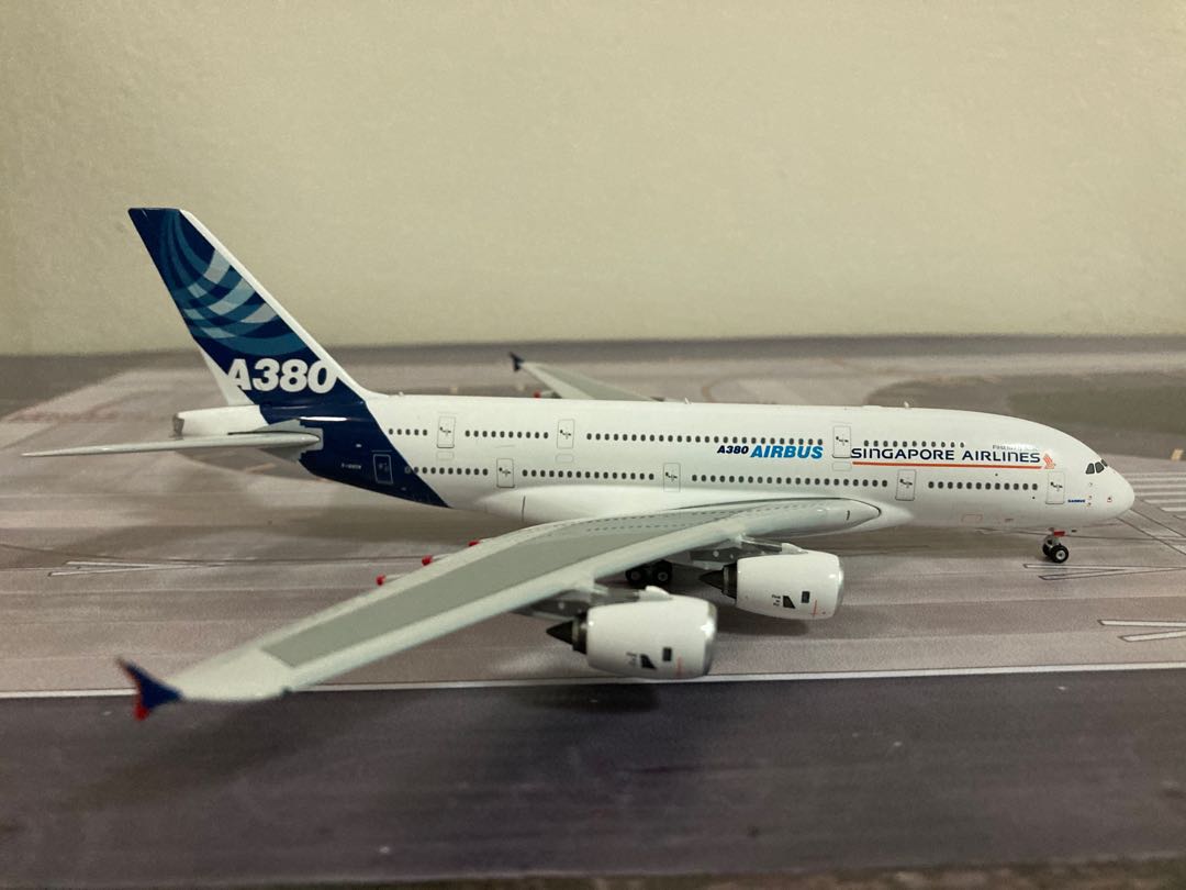 SIA First to Fly A380 1:400 Phoenix Model, Hobbies & Toys, Toys & Games ...