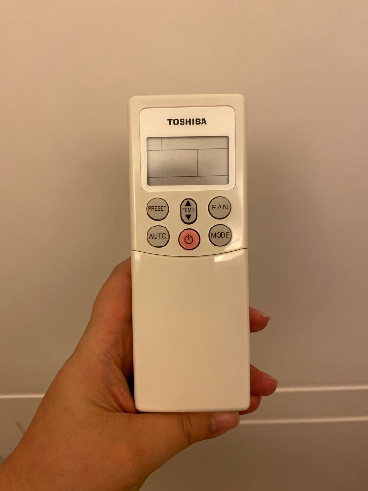 Toshiba Air Conditioner Remote Control 冷氣遙控器, 家庭電器, 冷氣機及暖風機 - Carousell