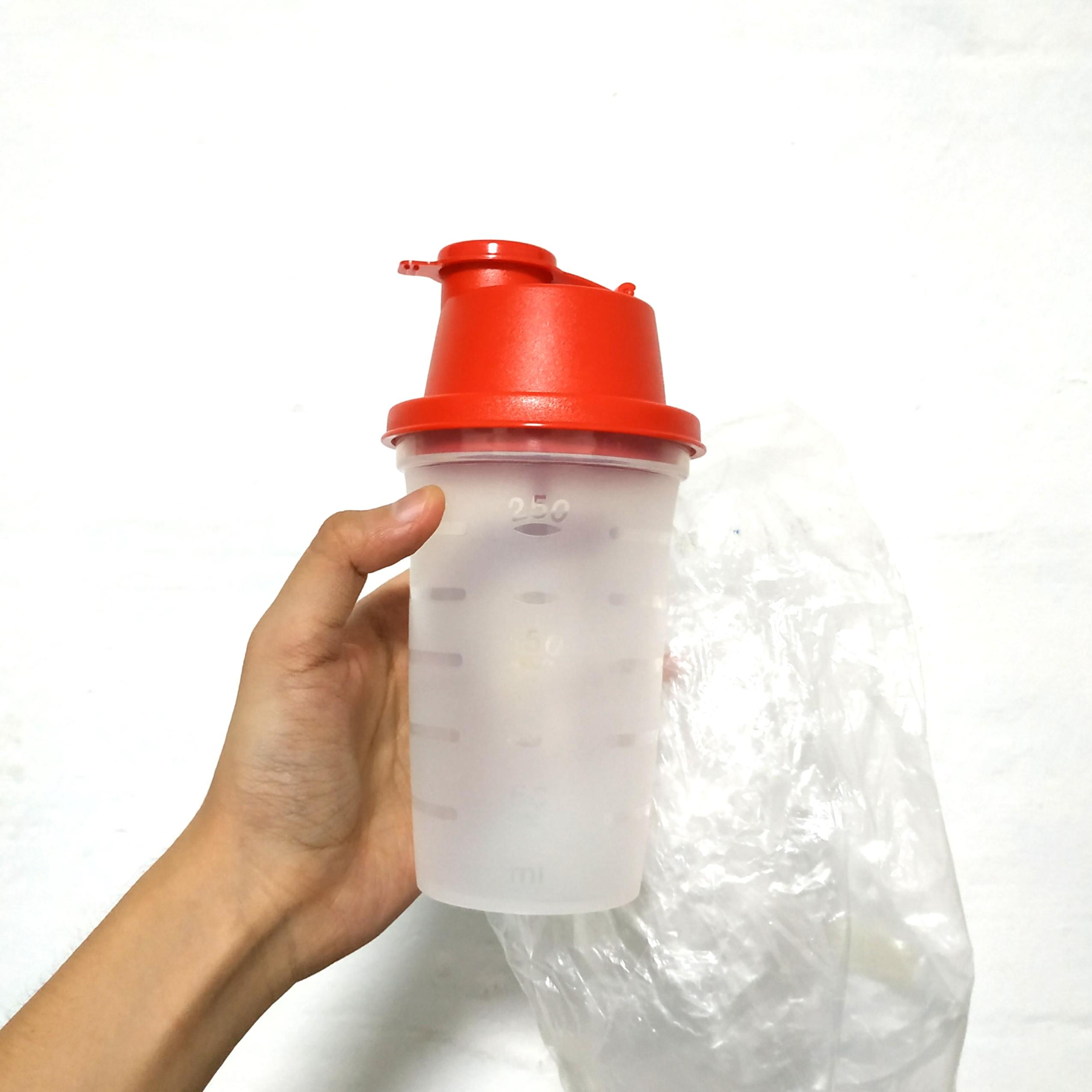 Tupperware 250 ml Junior Quick Shake Shaker Bottle, Home Appliances ...