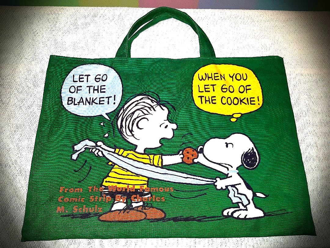 Vintage Snoopy Linus Peanuts bag, Hobbies & Toys, Memorabilia ...