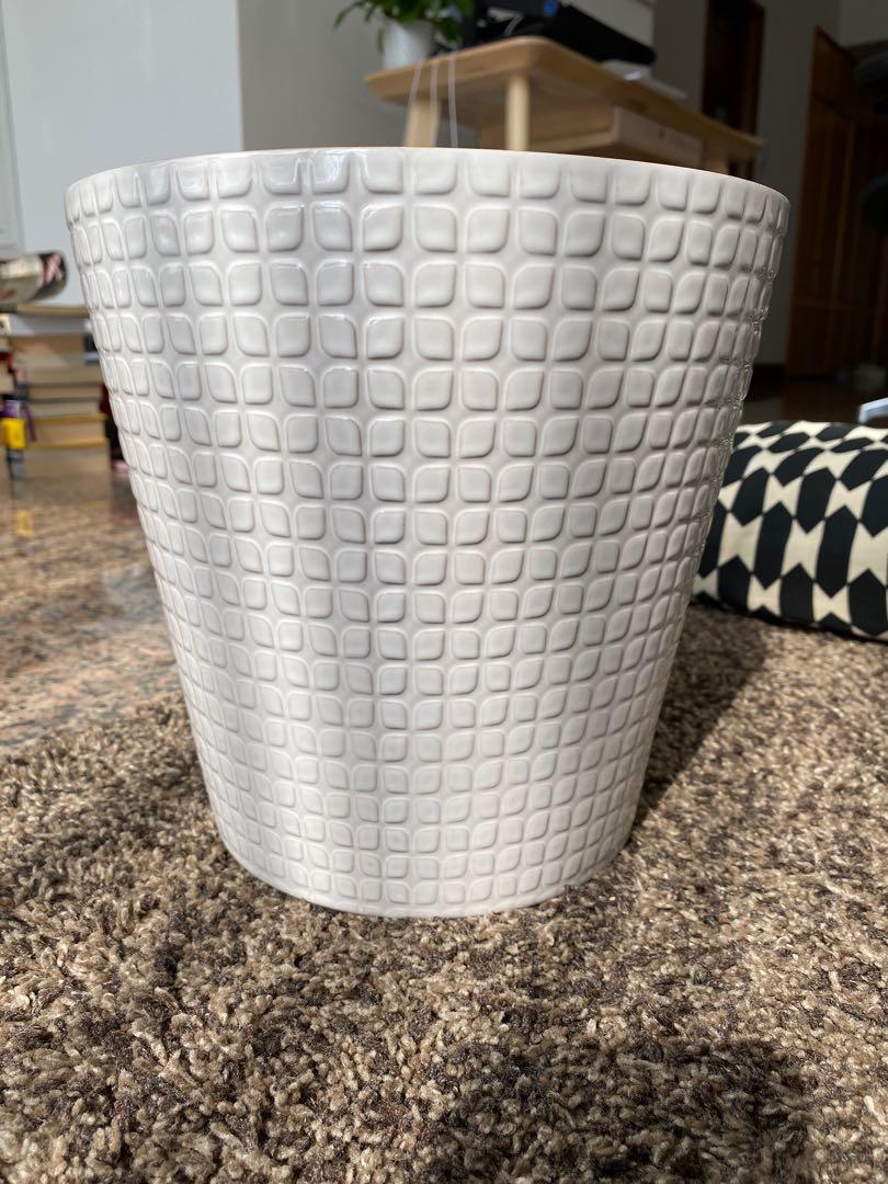 IKEA CHIAFRON PLANT POT 19cm, Furniture & Home Living, Gardening, Pots ...