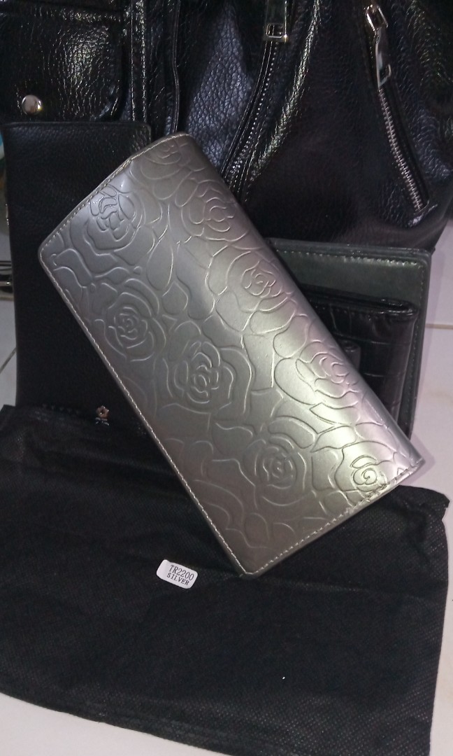 Kollo Rose ( Long Wallet with Dust bag), Luxury, Bags & Wallets on Carousell