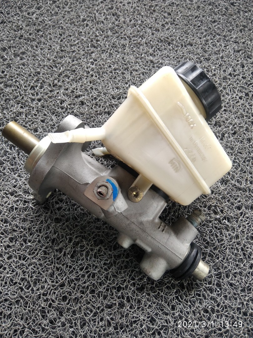 Mercedes w203 brake master pump, Auto Accessories on Carousell