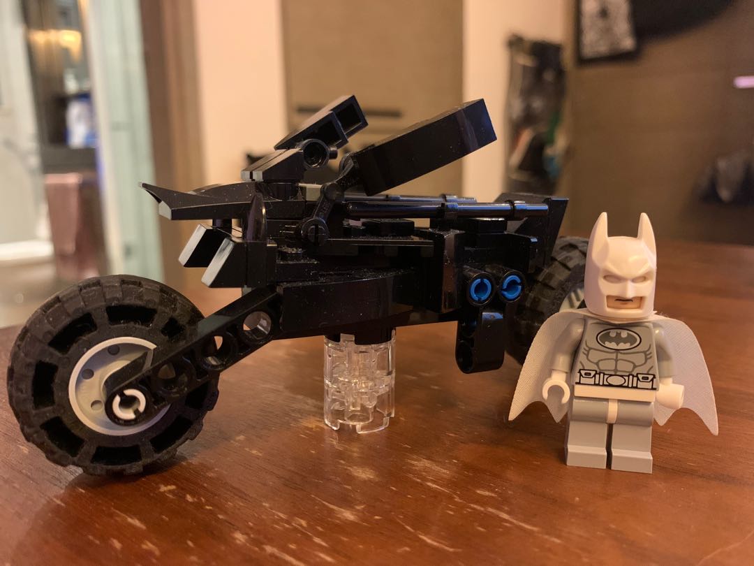 MOC Lego Batpot 不連人仔 沒有圖紙, 興趣及遊戲, 玩具 & 遊戲類 - Carousell