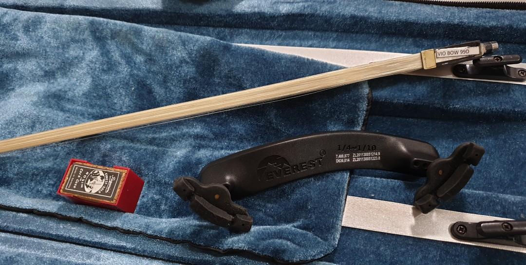 Eurostring Violin 100 size 1/4, Hobbies & Toys, Music & Media, Musical ...