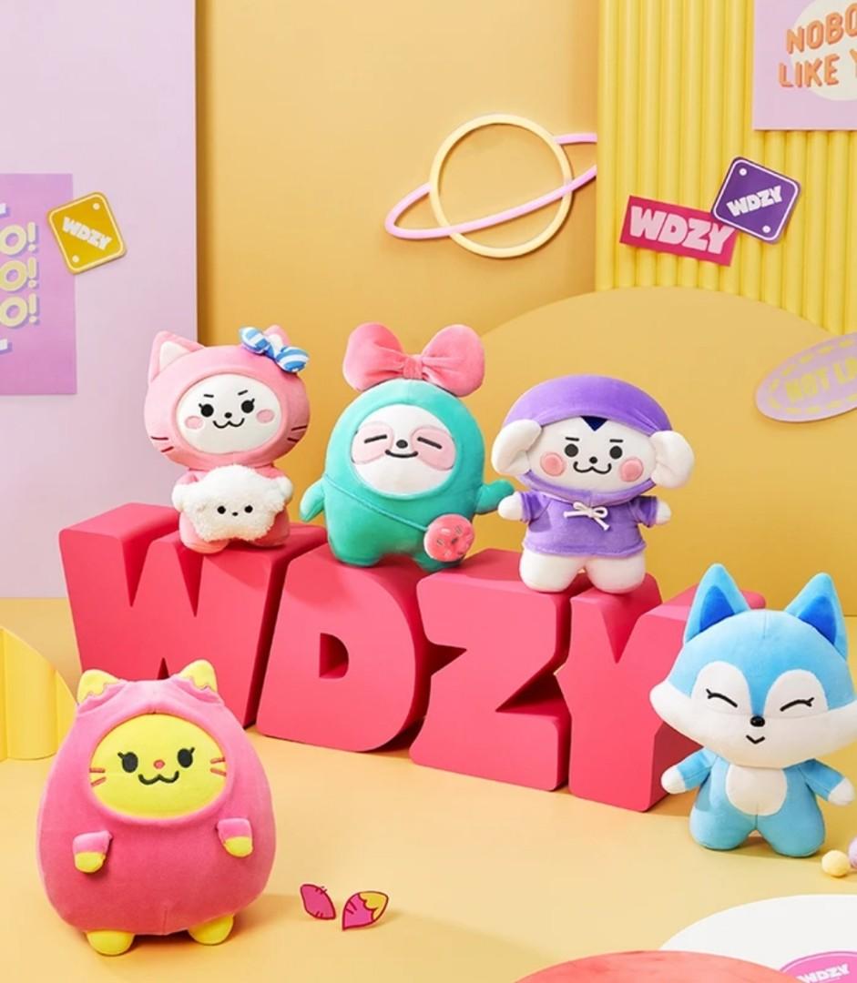 Line friends WDZY ITZY official Merch, Hobbies & Toys, Memorabilia ...