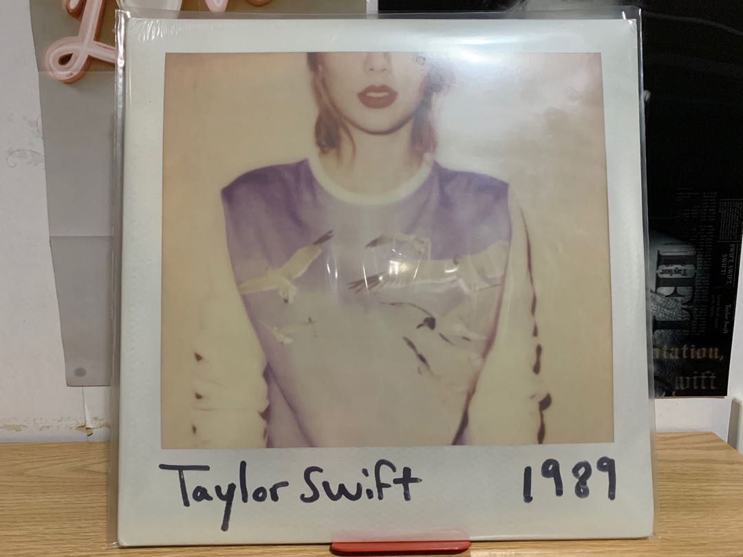 Taylor Swift 1989 Vinyl, 興趣及遊戲, 收藏品及紀念品, 明星周邊 - Carousell