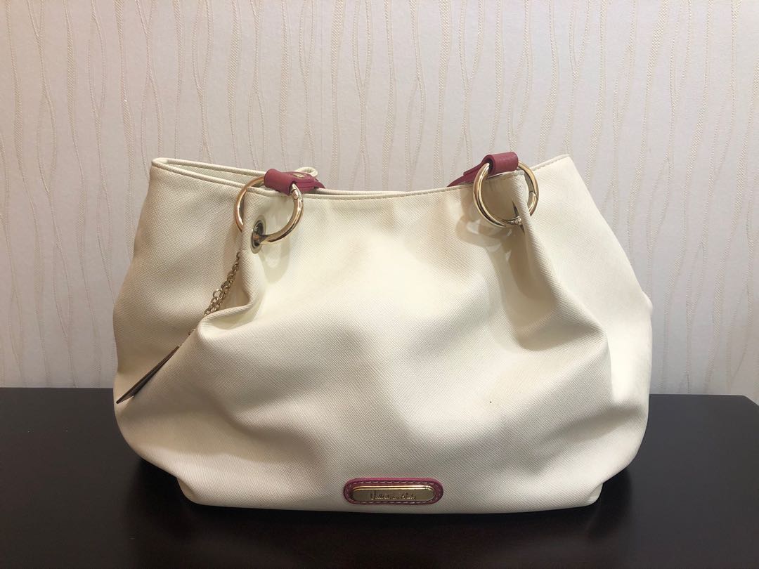 White Valentino Rudy bag, excellent condition , Women's Fashion, Bags ...