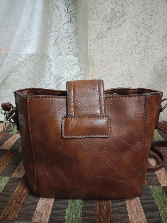 YEARCON SLING BAG, Women's Fashion, Bags & Wallets, Cross-body Bags on ...