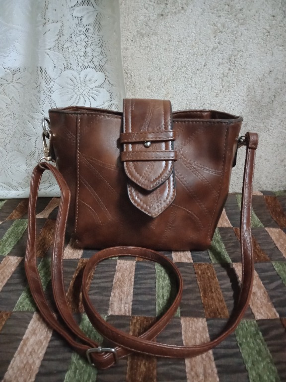 YEARCON SLING BAG, Women's Fashion, Bags & Wallets, Cross-body Bags on ...