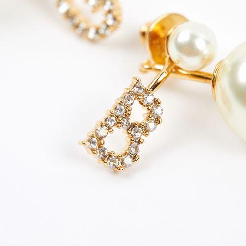 ABCDior Tribales Letter B earring