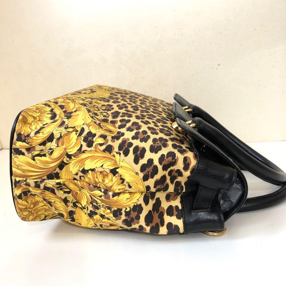 Auth Gianni versace leopard vintage tote bag, Women's Fashion, Bags ...
