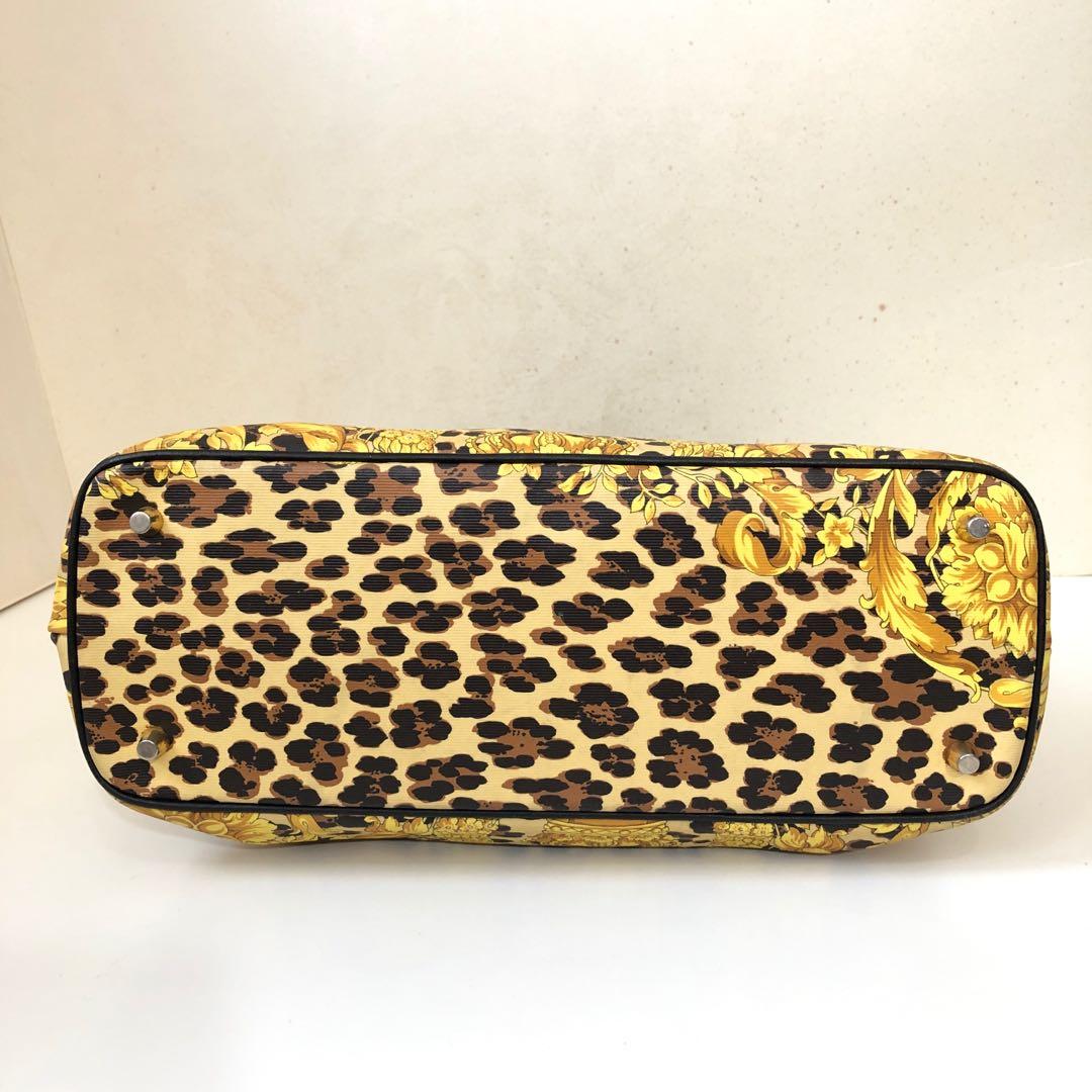 Auth Gianni versace leopard vintage tote bag, Women's Fashion, Bags ...