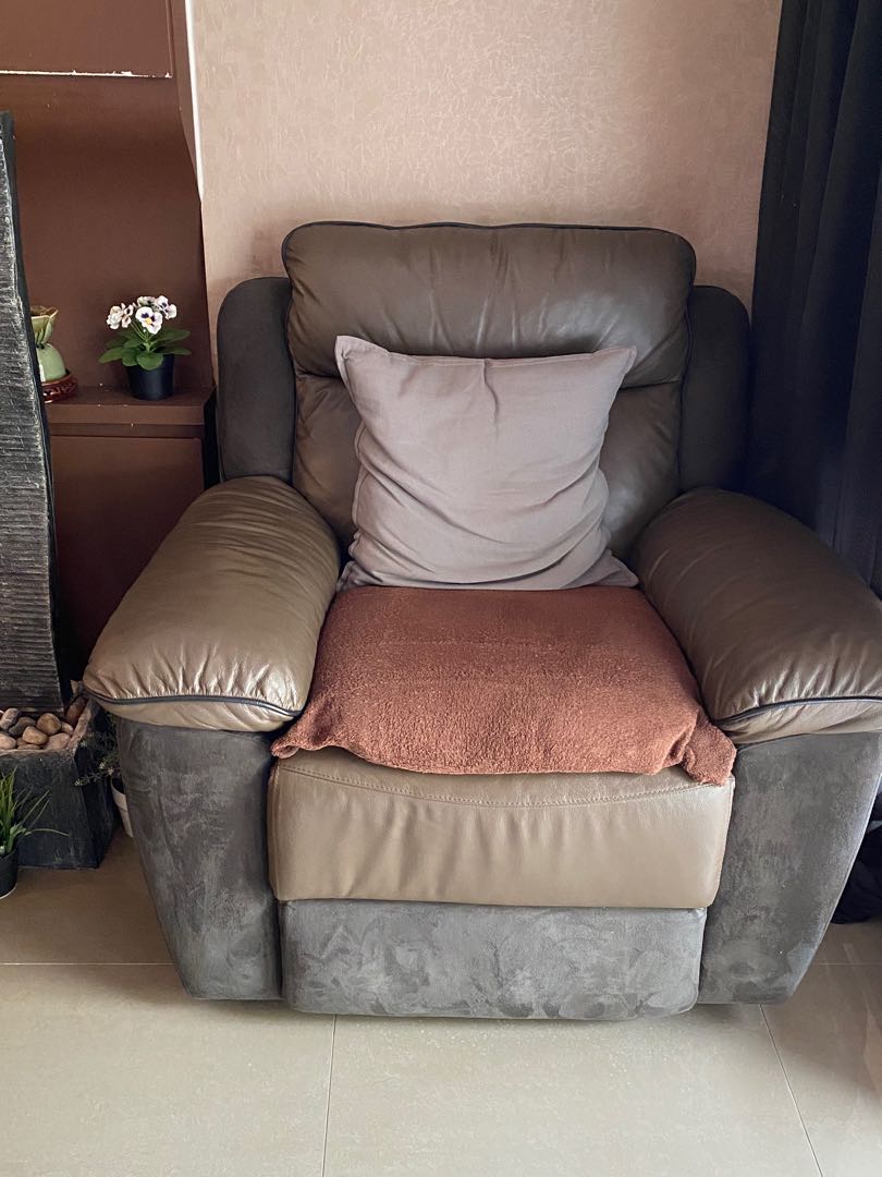 Foot reflex chair, Furniture & Home Living, Furniture, Chairs on Carousell