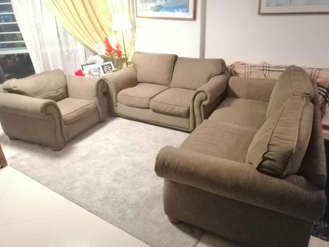 Rowe Sofa | Cabinets Matttroy