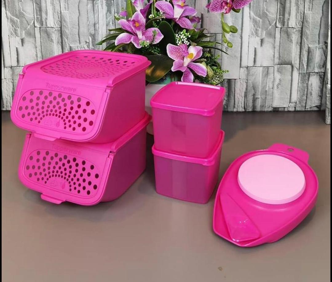 Tupperware garlic keeper, Furniture & Home Living, Kitchenware ...