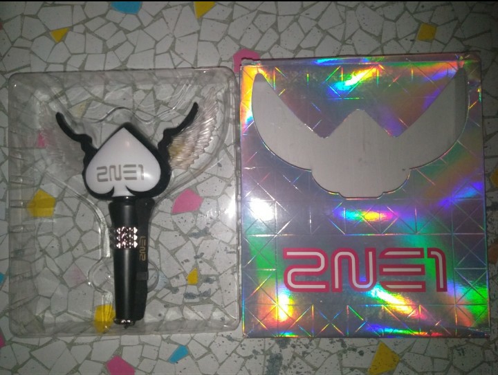 2NE1 Light Stick Japanese Version 1 with box, Hobbies & Toys ...
