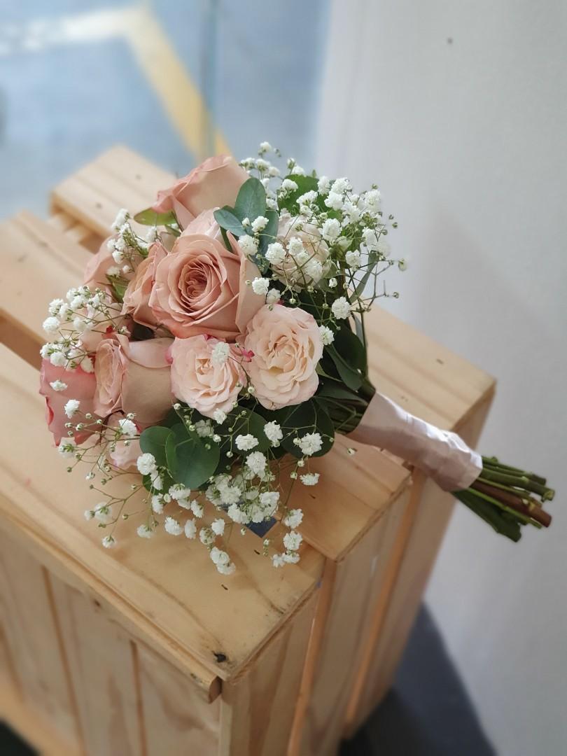 Bridal |ROM hand bouquet |wedding flowers, Hobbies & Toys, Flowers ...