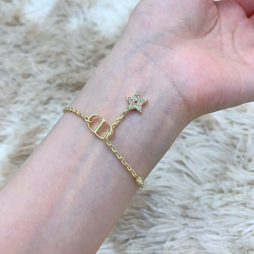 CD bracelet, Women's Fashion, Jewelry & Organisers, Bracelets on Carousell