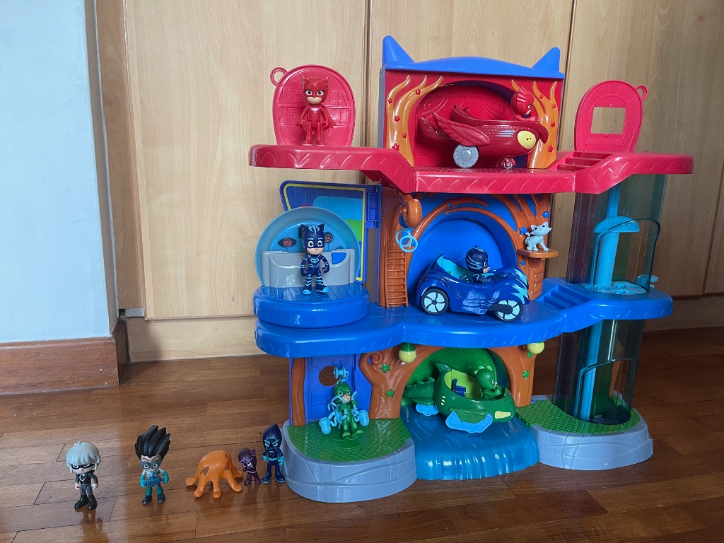 PJ Masks Headquarters with figures, Hobbies & Toys, Toys & Games on ...