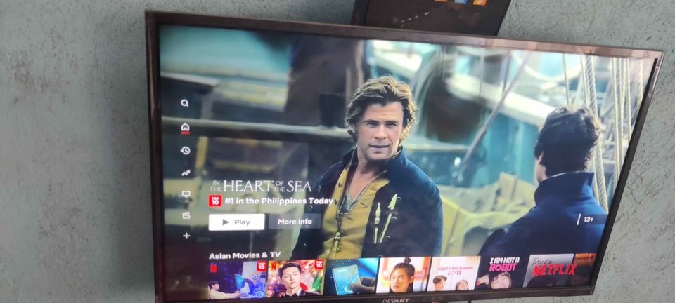 Smart TV devant 32 inch, TV & Home Appliances, TV & Entertainment ...