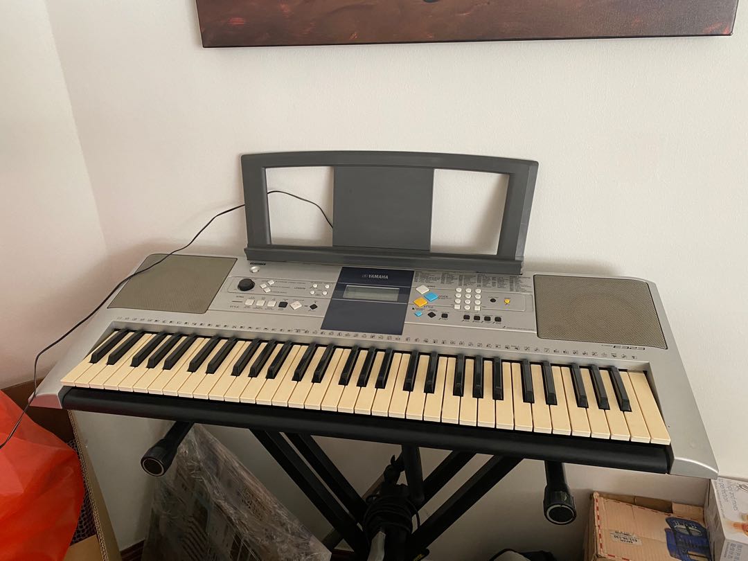 YAMAHA KEYBOARD PSR-E323 WITH STAND, Hobbies & Toys, Music & Media, Musical Instruments on Carousell