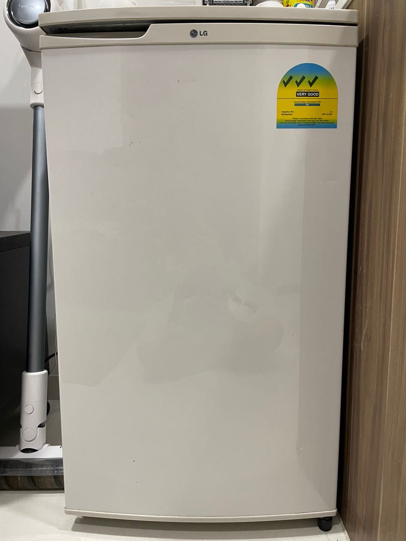 LG mini fridge 94l, TV & Home Appliances, Kitchen Appliances ...