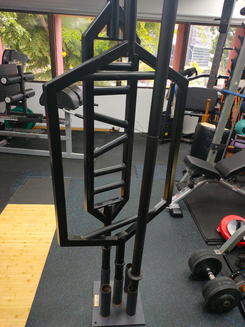 Rogue Swiss bar ,hex bar and Axel bar plus body solid bar holder plus ...