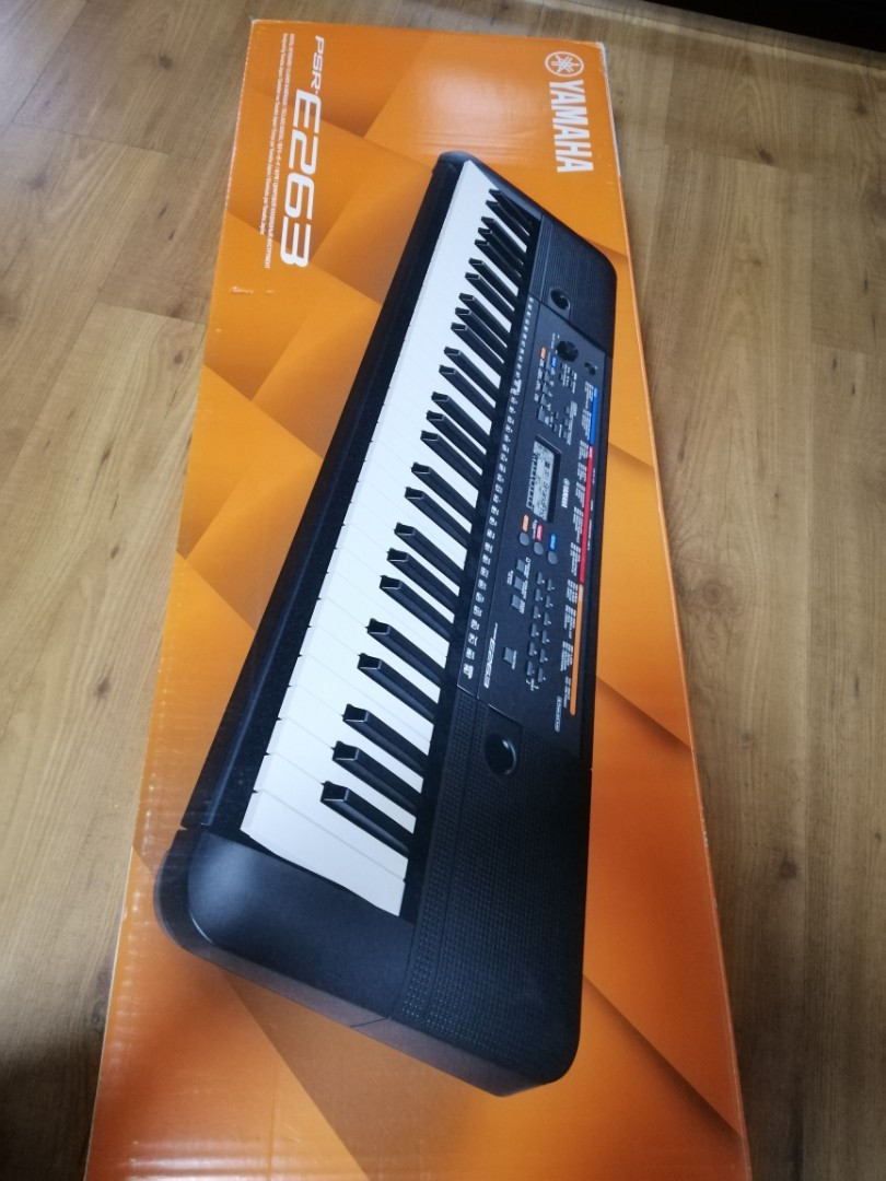 Yamaha PSR E263 keyboard, Music & Media, Music Instruments on Carousell
