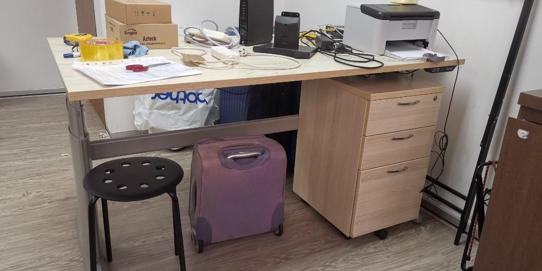 Linak executive office desk (electronic height adjustable) with drawers ...