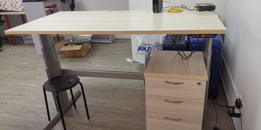 Linak executive office desk (electronic height adjustable) with drawers ...