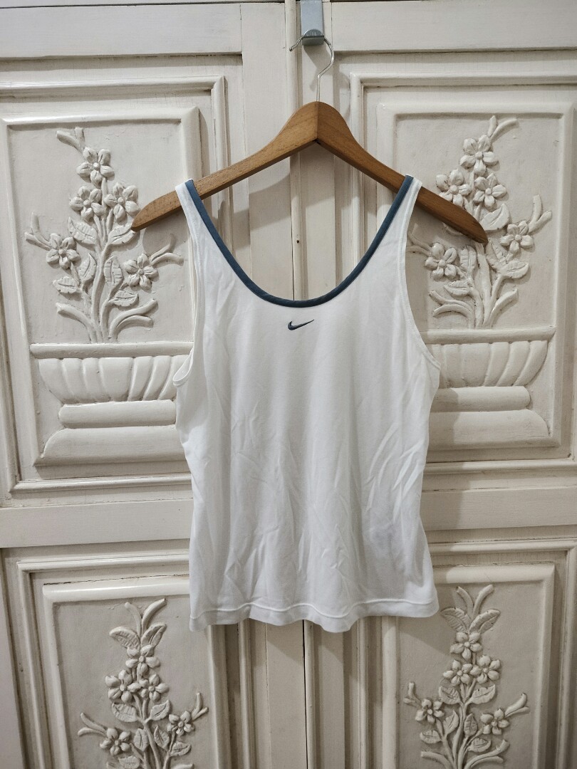 Nike Sando, Women's Fashion, Activewear on Carousell