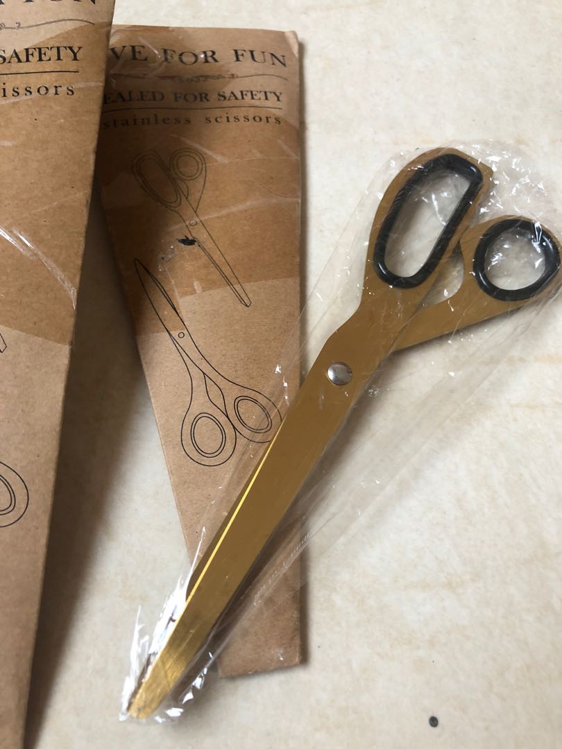 stainless scissors aesthetic gunting emas gold, Barang Mewah, Aksesoris ...