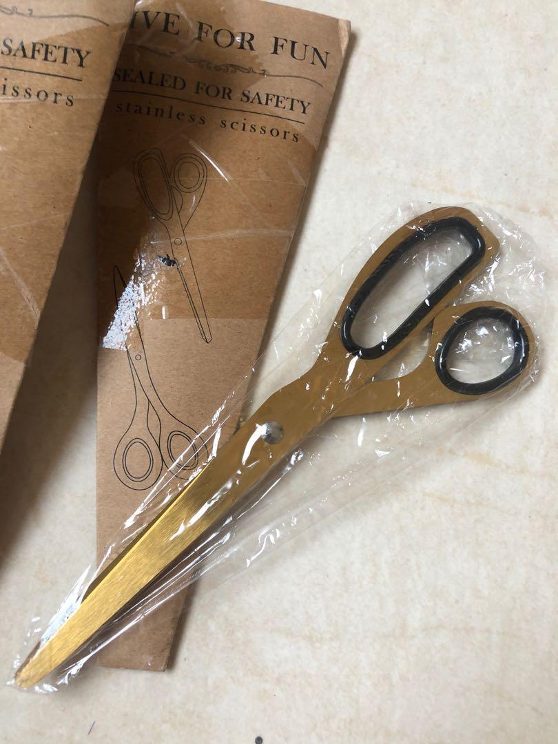 stainless scissors aesthetic gunting emas gold, Barang Mewah, Aksesoris ...